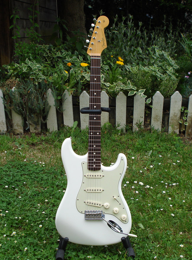 Let's see some Olympic White Strats.... | The Gear Page